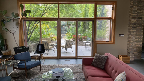 Modern and Airy Urban Oasis with Secret Courtyard Garden, Chicago, IL ...