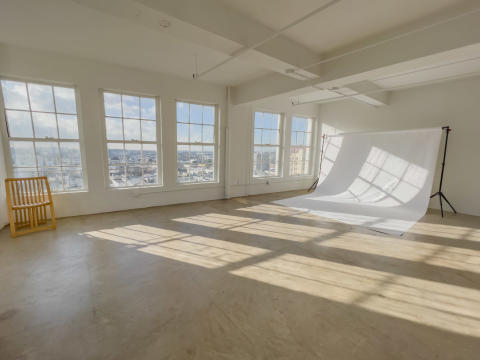 Daylight Photo Studio Loft w/ Stunning Light & Iconic Views of DTLA ...