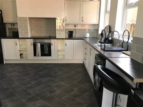 Suburban Home For Photo & Film Shoots, Nottingham | Production | Peerspace