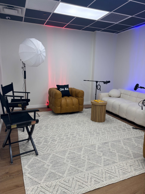 Cozy Pod, Bayside, NY | Production | Peerspace