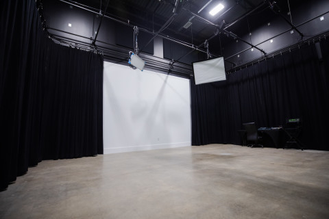 Professional and Convenient Photo & Video Studio with High Ceilings ...