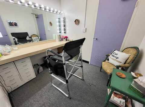 Professionally outfitted Makeup Room with full spectrum lighting ...