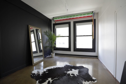 Downtown Studio with Natural Light and Photo Backdrops., Los Angeles ...