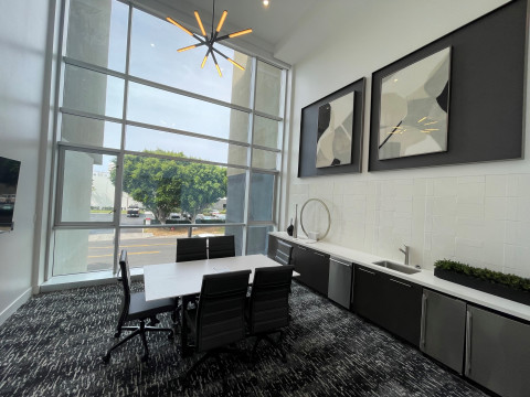 Bright and Open Conference Room with Natural Light, Irvine, CA | Off ...
