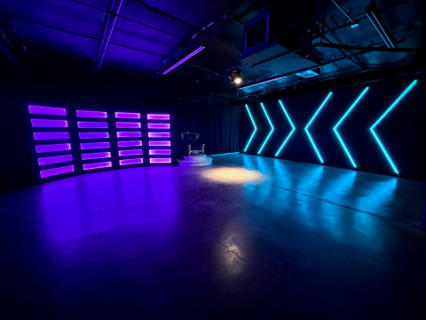 Warehouse Film & Photo Studio / Light Wall w/ Vehicle access ...