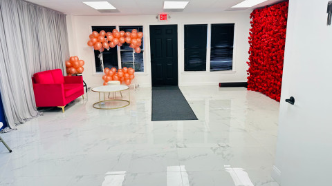 Modern Multipurpose Micro Event & Content Space with Stunning Floors ...