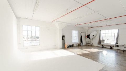 Natural Light Downtown Arts District Studio w/ AC, Los Angeles, CA ...