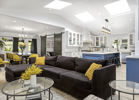 Modern , Open Floor Plan, High-Ceiling House with Pool, Glendale, CA ...