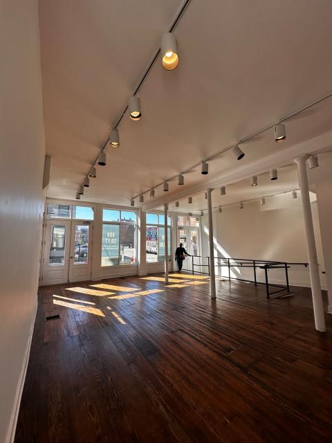 Studio Eleven Downtown Natural Light Modern Studio, Cincinnati, OH ...