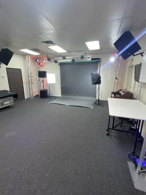 SW Las Vegas multi-functional studio for live streaming, dance, music ...
