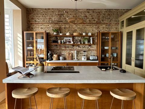 Sea view apartment in Hove, London | Production | Peerspace