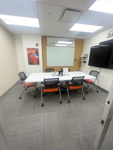 Paulus Hook Meeting Room, Jersey City, NJ | Off-Site | Peerspace