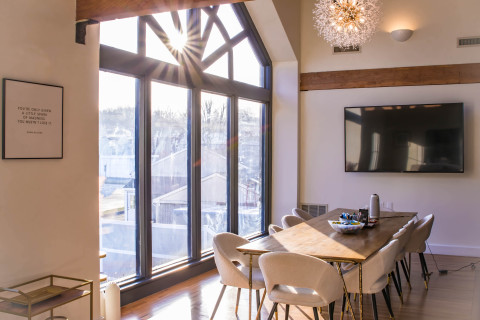 “Robin” - Large Fully Equipped Modern Conference Room and Creative ...