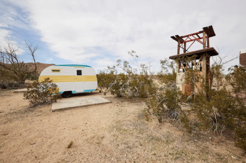 Skyview Movie Ranch - 5 acres in the Desert With 2 houses, 3 Trailers ...
