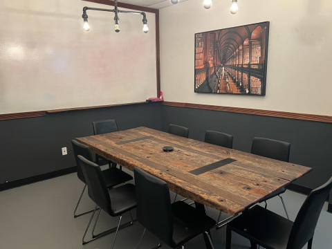 Spacious and Quiet Conference Room in Park Slope, Brooklyn, NY | Off ...