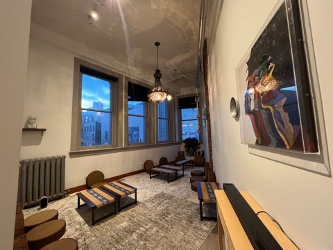 Downtown Gastown triangular shaped space for Lounge and Photo session ...