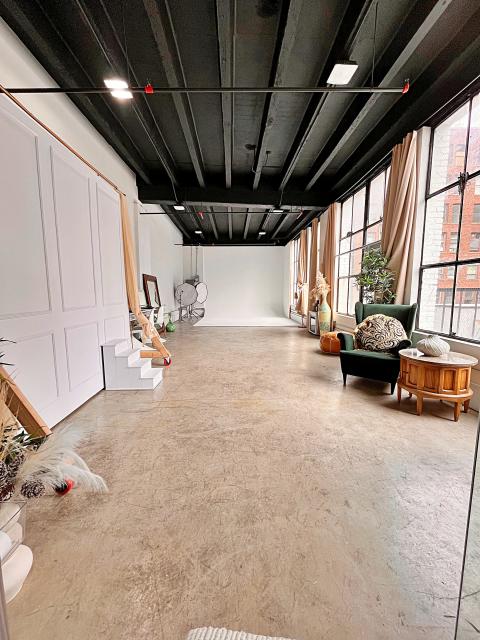 BareMaker’s Studio | Open Space Loft with City Views, Mobile Wall, Cyc ...
