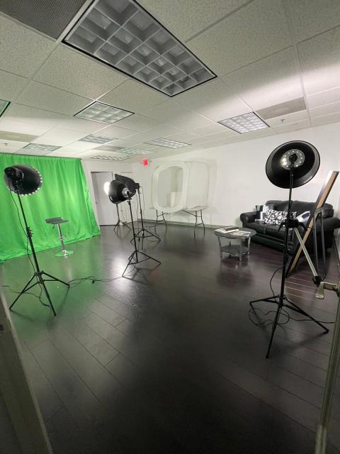 Pro Photo Studio w/ Backgrounds + Product Photo Box Kit + Gear + Pro ...