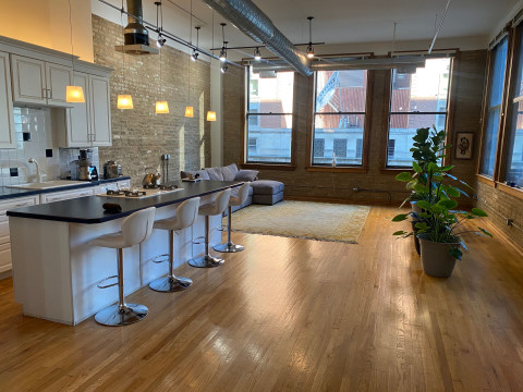 Downtown Loft with Photography Setup, Chicago, IL | Production | Peerspace
