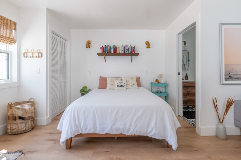 Newly Built Modern Studio Guest House w/ Backyard, North Hollywood, CA ...