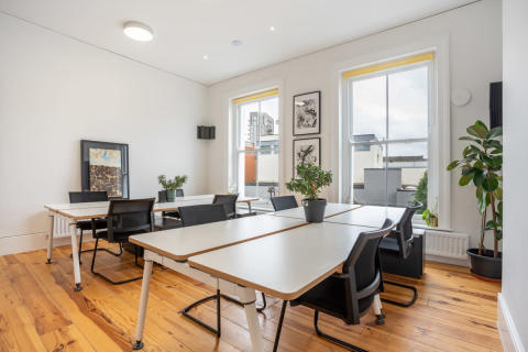 Hot desk/permanent desk, London | Event | Peerspace