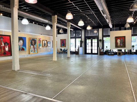 Bright Downtown Gallery in the Heart of the City | FUTURE GALLERY ...