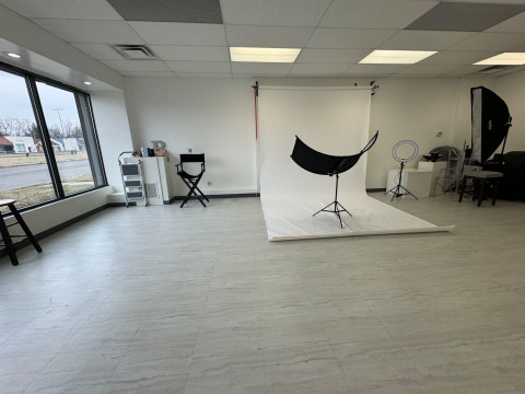 Window Front Photography Studio, Detroit, MI | Production | Peerspace