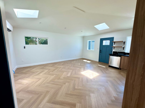 Content creator house -including a backyard, perfect space for podcast ...
