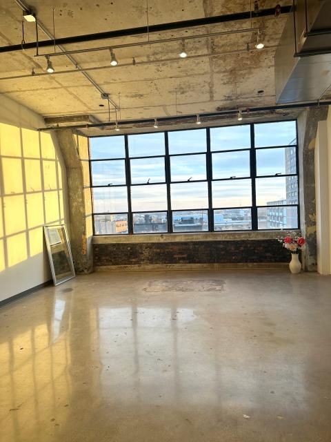 Unique Natural Light Spacious Studio, CHICAGO, IL | Production | Peerspace