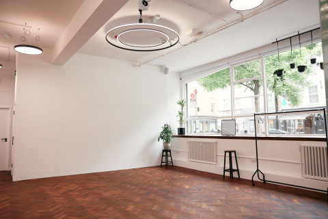 Brand new studio / salon in the heart of Old Street central London with ...