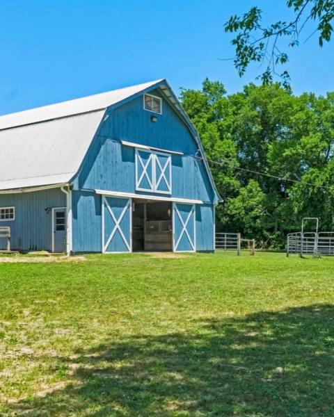 Barn & House on 6 Private Acres, Nashville, TN | Production | Peerspace
