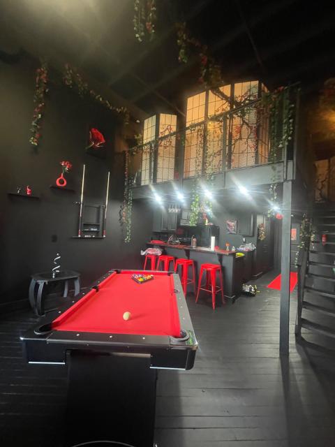 URBAN ROSE GARDEN LOFT, Detroit, MI | Production | Peerspace