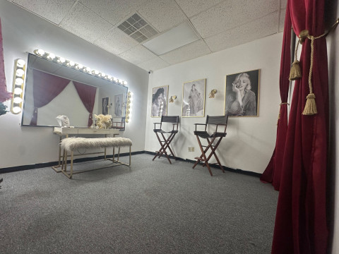 Old Hollywood Backstage Room **24/7 contactless entry, Dallas, TX ...