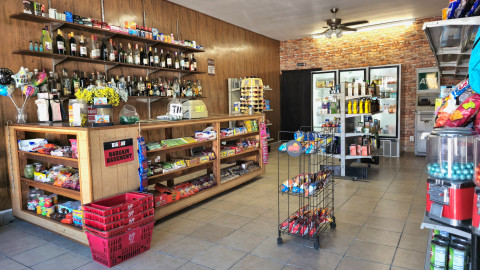 Retro Convenience / Liquor Store Set, North Hollywood, CA | Production ...