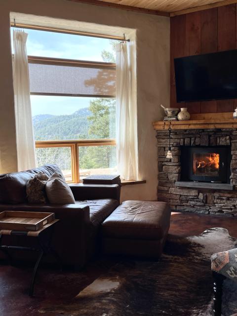 Unique Rustic Mountain Farmhouse with INCREDIBLE view, LITTLETON, CO ...