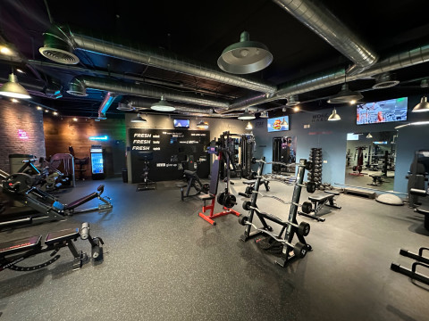 FRESH Fitness | Spacious Fitness Studio with Modern Equipment and Open ...