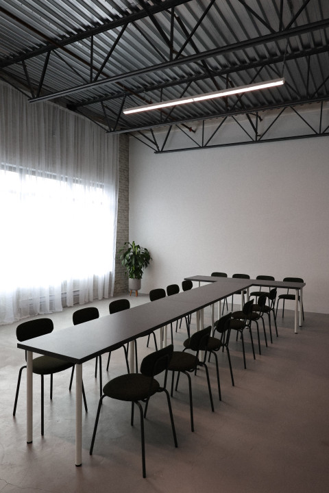 Modern 1000 sq ft Studio in the Heart of Langley – Perfect for Events ...