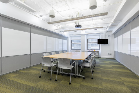 Hybrid Team Space - Modular, Bright, Collaborative in the Heart of the ...