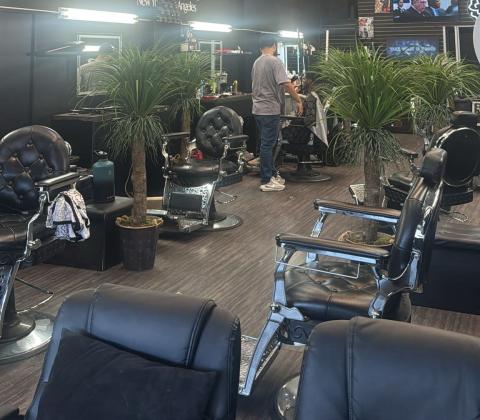 STYLES BARBER LOUNGE | Stylish Barbershop Studio with Creative ...