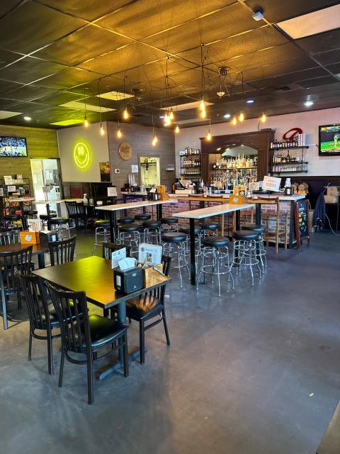 Small Bar and Tap Room for Soirées, Sumner, WA | Event | Peerspace