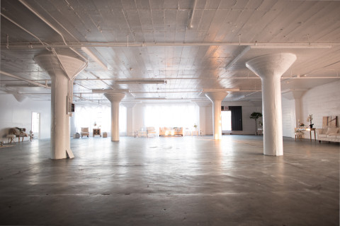 Furnished DTLA White Studio w/ Epic Natural Light, Los Angeles, CA ...