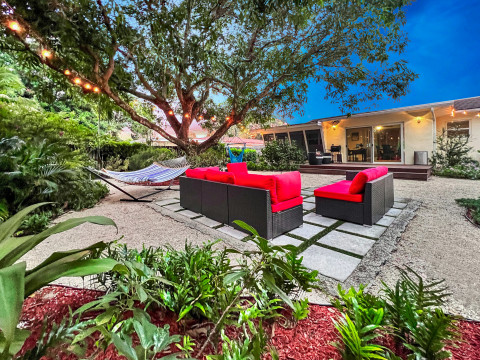 Miami Oasis Tropical | Exuberant Back Yard | Yoga Room | Modern and ...