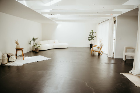 Modern & Unique Natural Light Studio, Eugene, OR | Production | Peerspace