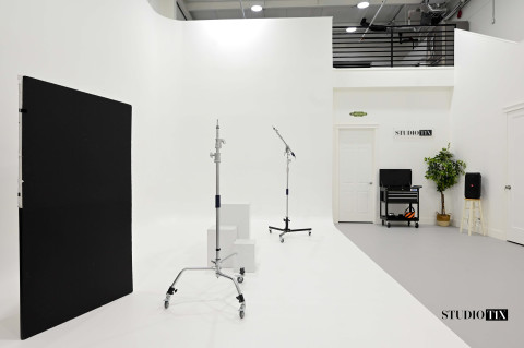 Massive, Multi Studio Room plus 17FT tall Cyclorama Studio Space with ...