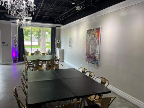 Oh So Quaint | Industrial, chic & versatile studio with a vibe in ...