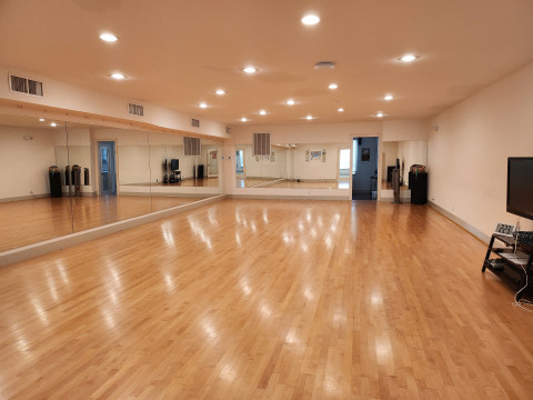 Airy, Bright Double Dance Studio Space with Mirrors [300 + 800 sq ft ...