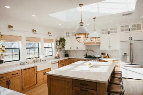 Savor Arcadia: Chefs Airy Kitchen, Beamed Ceiling, Open Concept ...