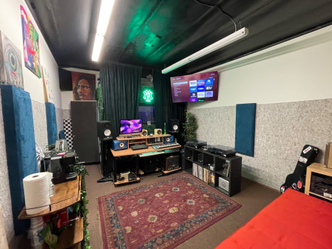 Intimate Recording Studio with Vocal Booth, Valley Glen, CA ...
