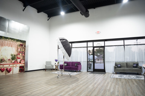 Modern Natural Light Studio, Conroe, TX | Production | Peerspace