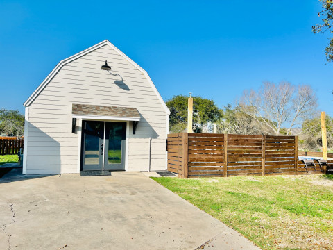 Backyard Party Space with Pool and Guesthouse, Corpus Christi, TX ...